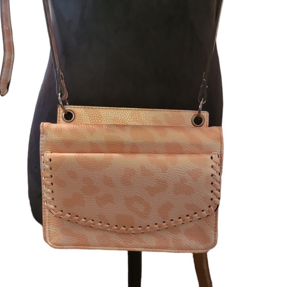 Jen&Co | Bags | Crossbody Purse Chic Jen Co Snakeskin Print Elevate ...